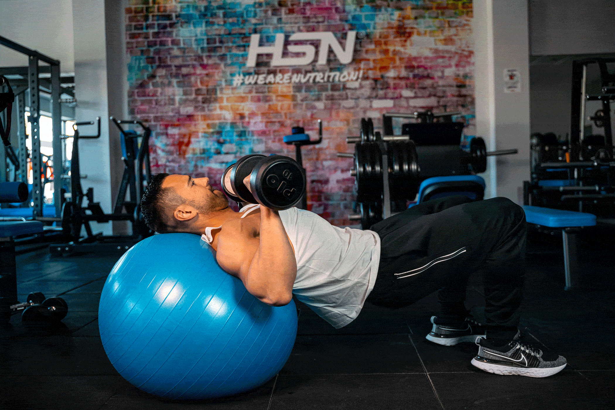 27 Exercices avec ballon Pilates ou Fitball - HSN Blog