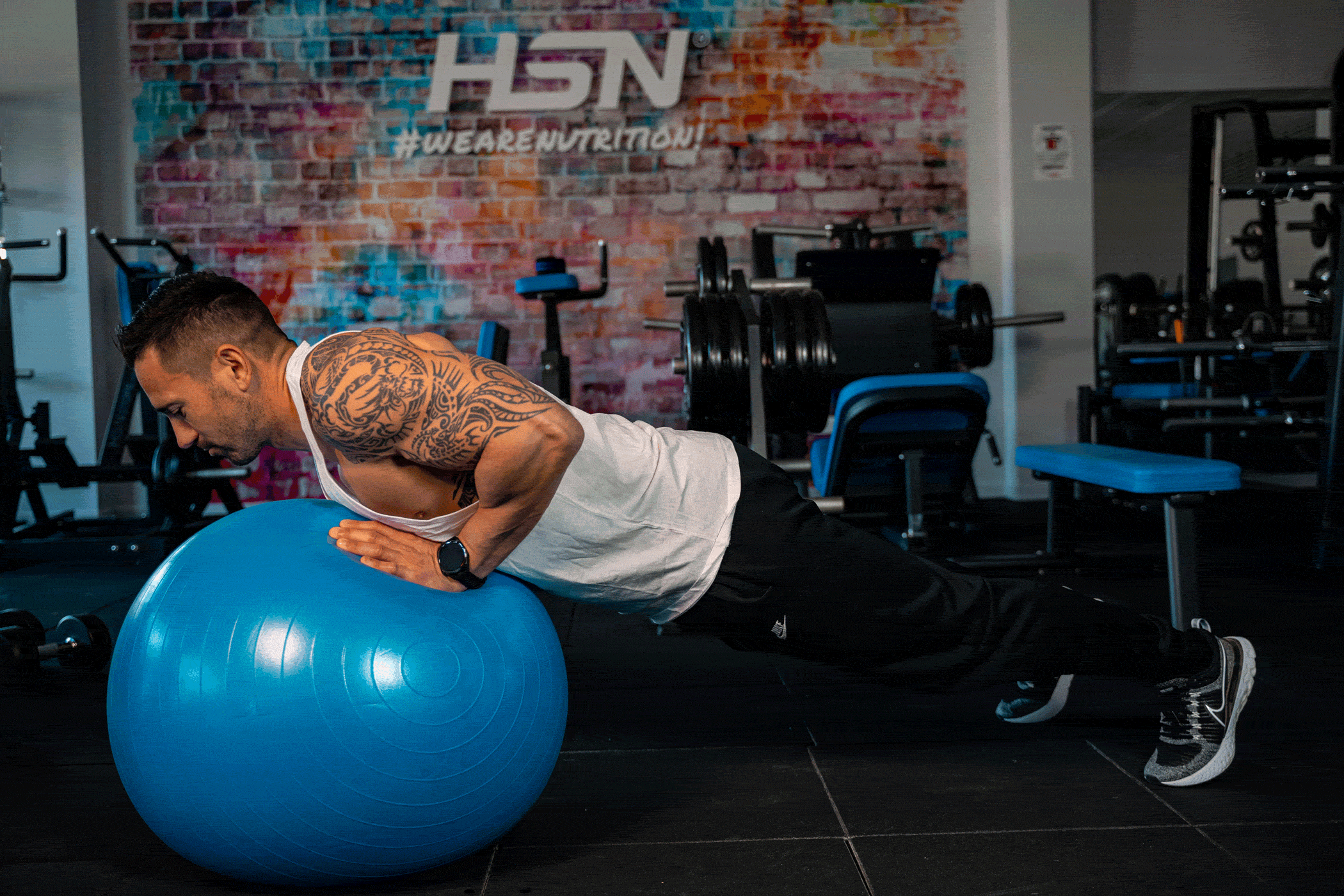 27 Exercices avec ballon Pilates ou Fitball - HSN Blog