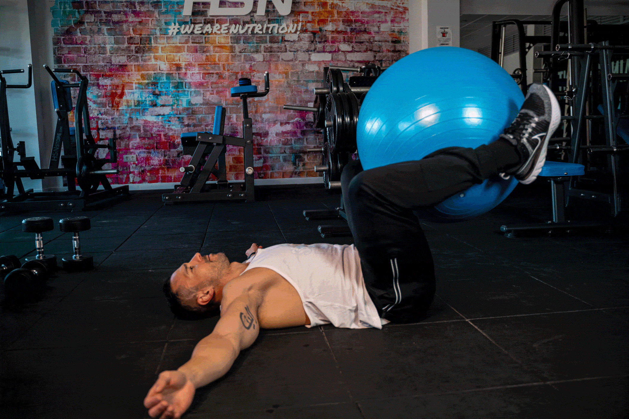 27 Exercices avec ballon Pilates ou Fitball - HSN Blog