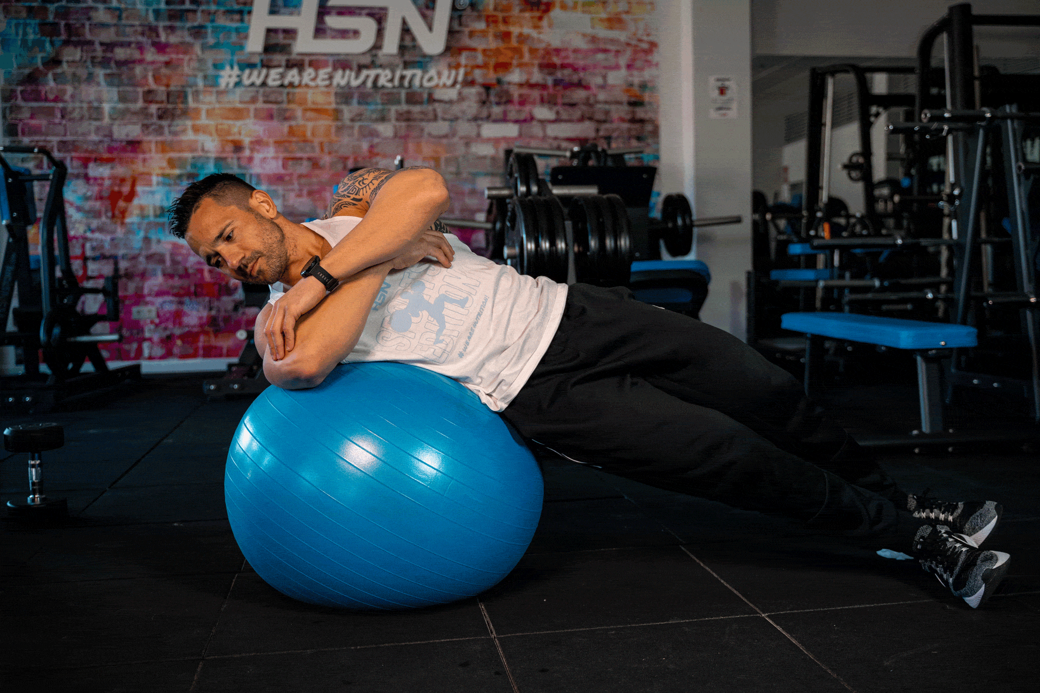 27 Exercices avec ballon Pilates ou Fitball - HSN Blog